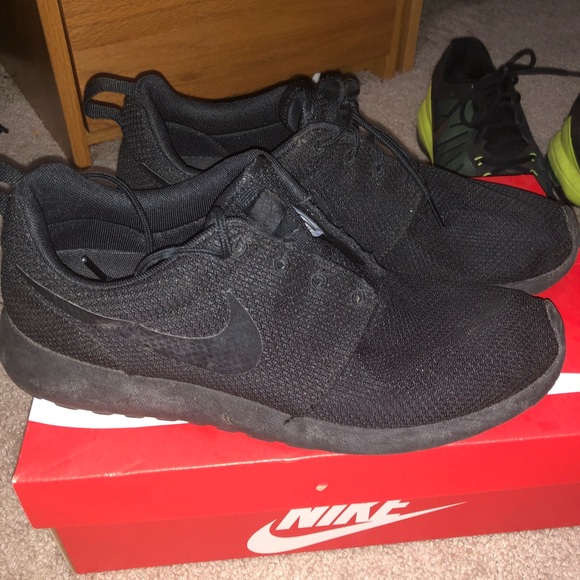 Nike | Shoes | All Black Roshe Run One | Poshmark